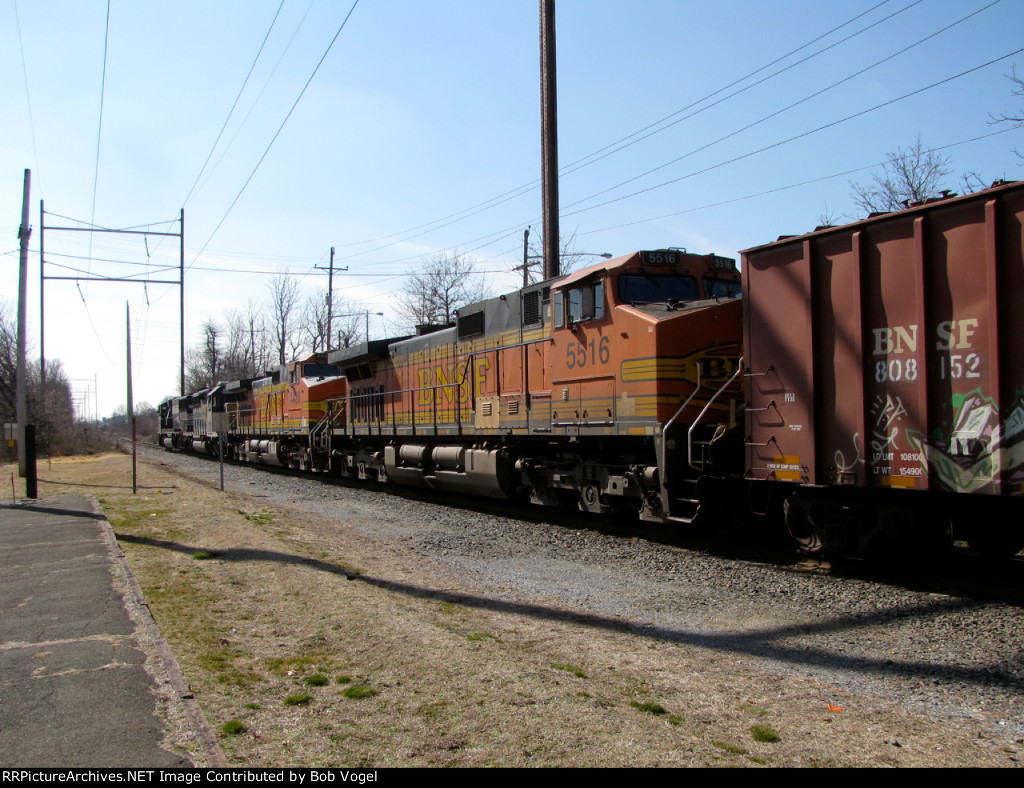 BNSF 5516 and 4428